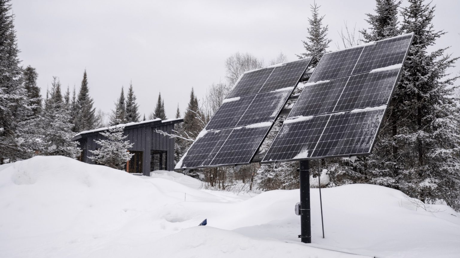 Do Solar Panels Melt Snow? Common Myths and Challenges